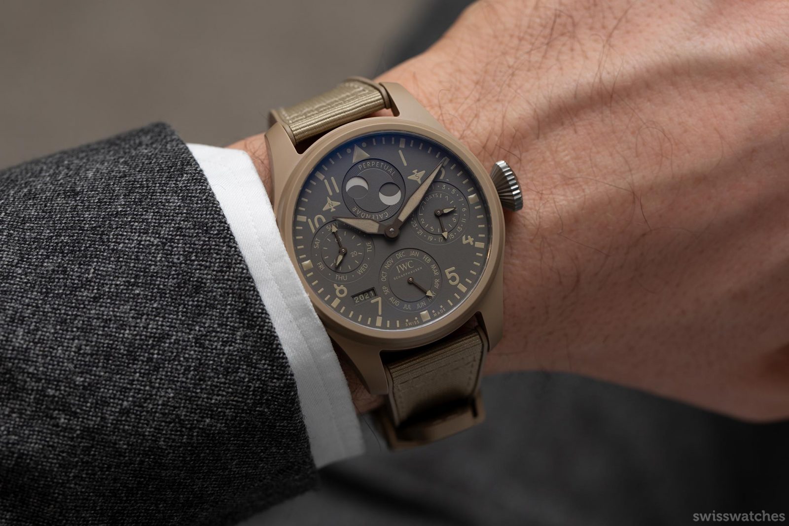 Pop-Up am Zürcher Flughafen: IWC x Highsnobiety GATEZERO | Swisswatches ...