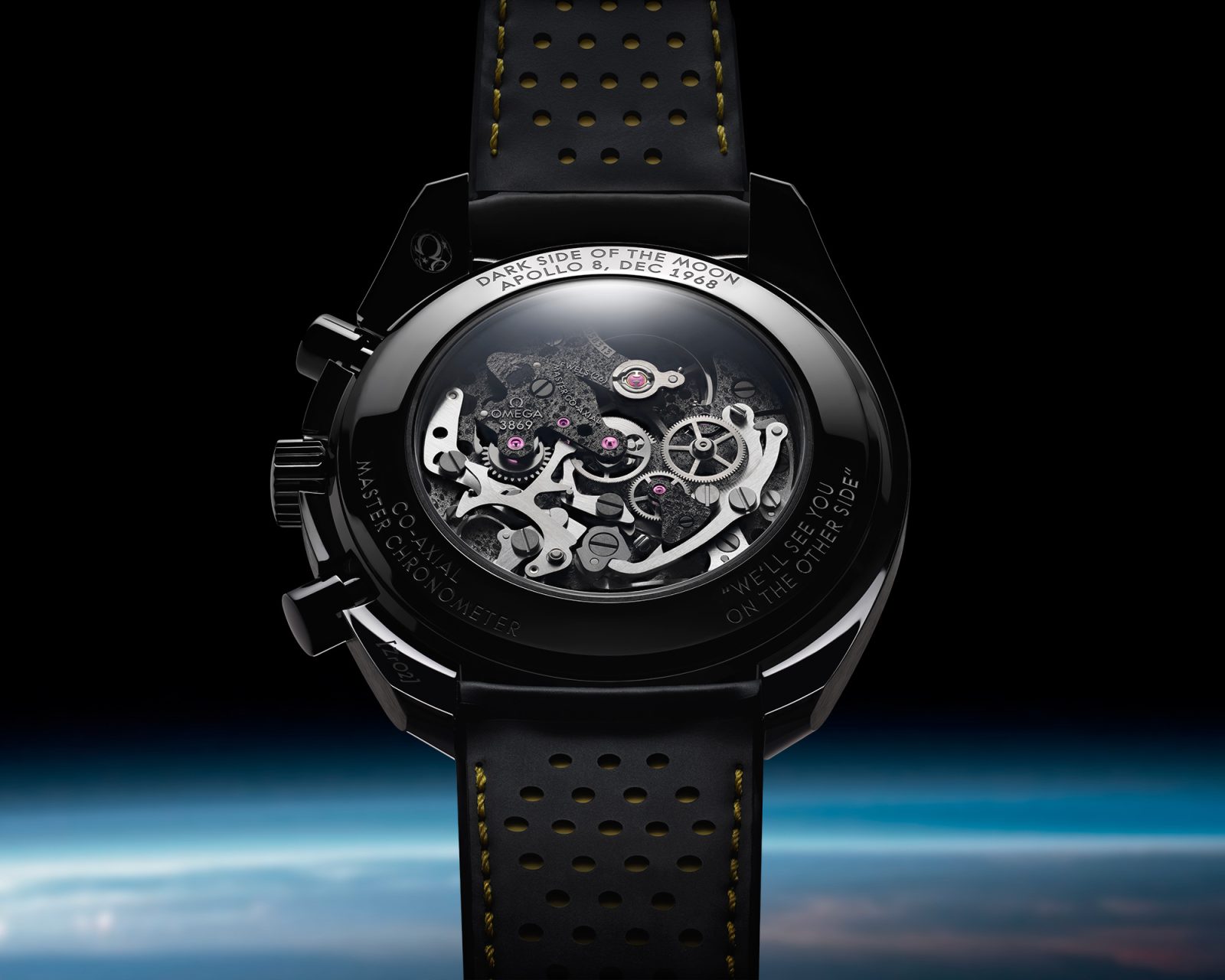 Rund um den Mond: Omega Speedmaster Dark Side of the Moon Apollo 8 ...