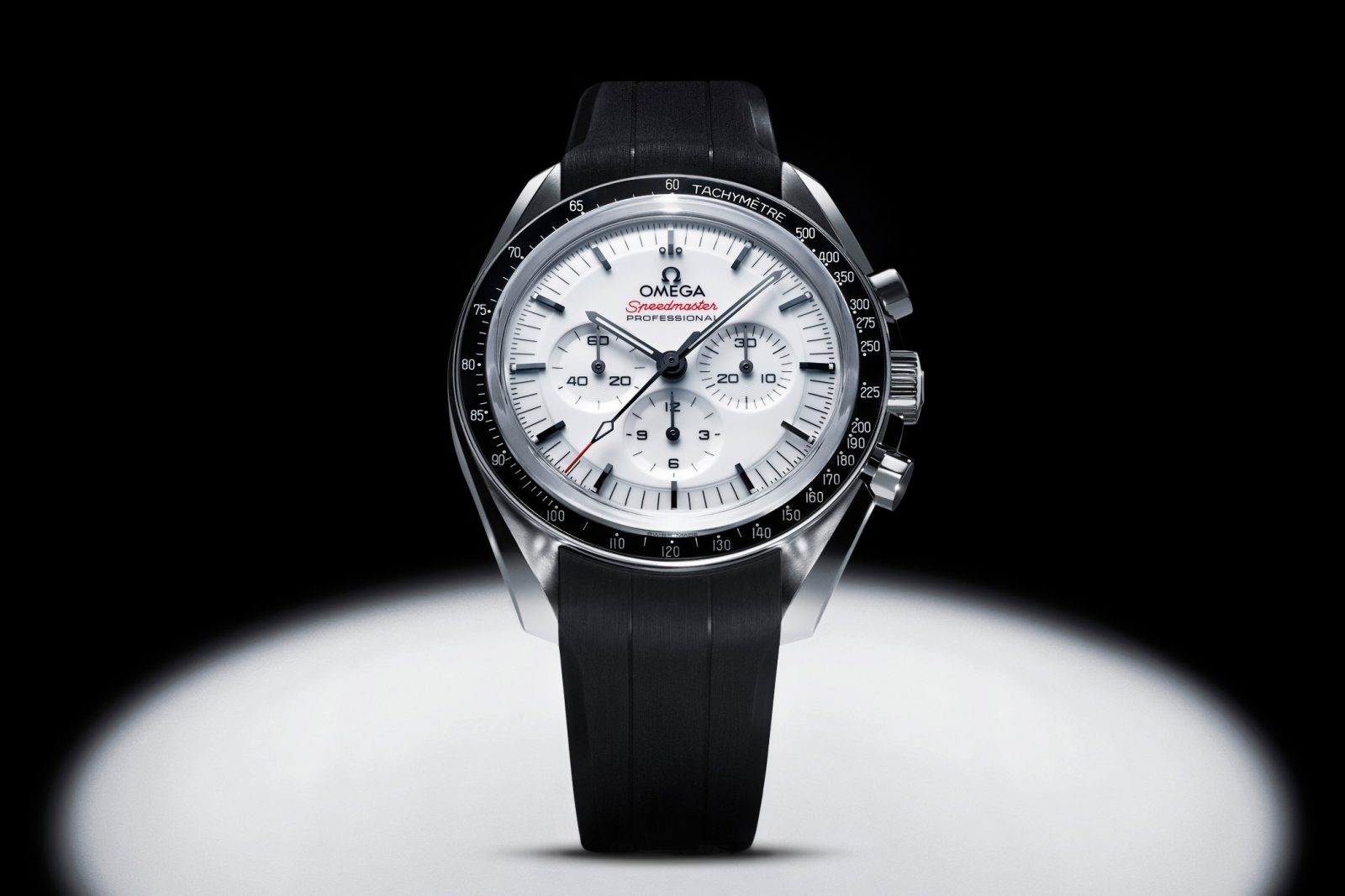 Omega Speedmaster Moonwatch mit weißem Zifferblatt | Swisswatches Magazine