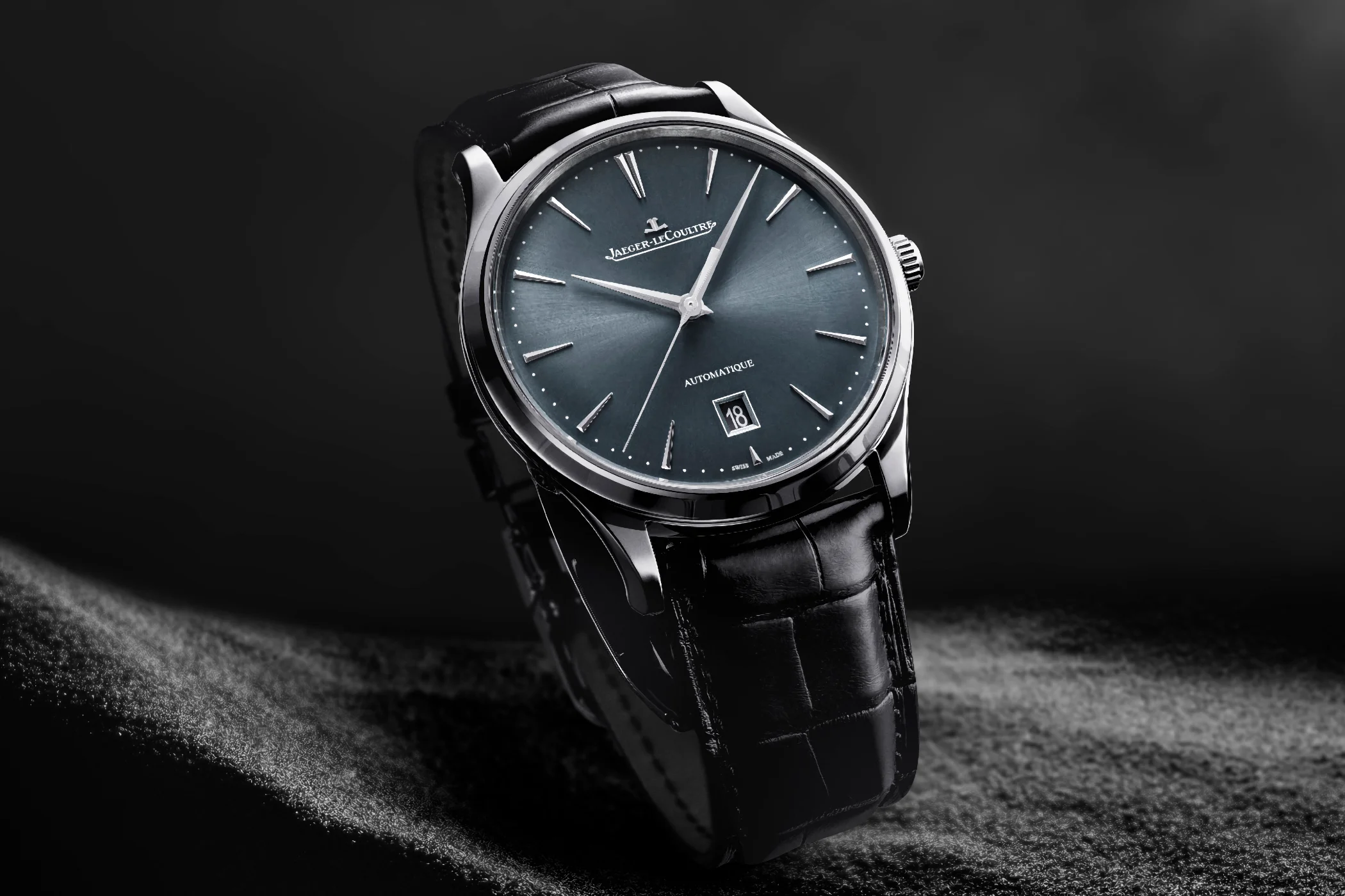 Jaeger-LeCoultre Master Ultra Thin Date mit neuem Zifferblatt in Blau ...